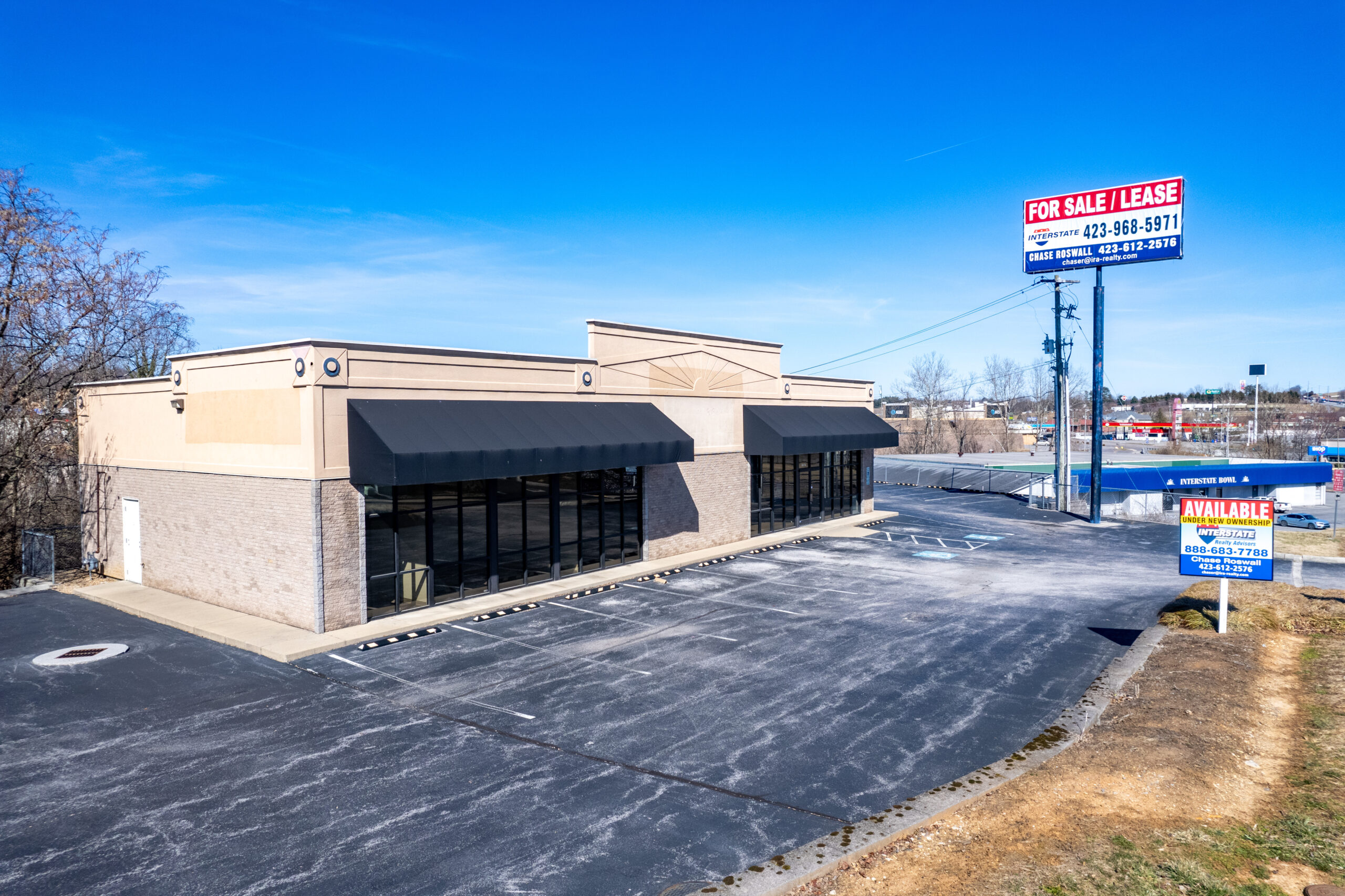 Vacant Single-Tenant Building (Former T-Mobile) - Charter Realty